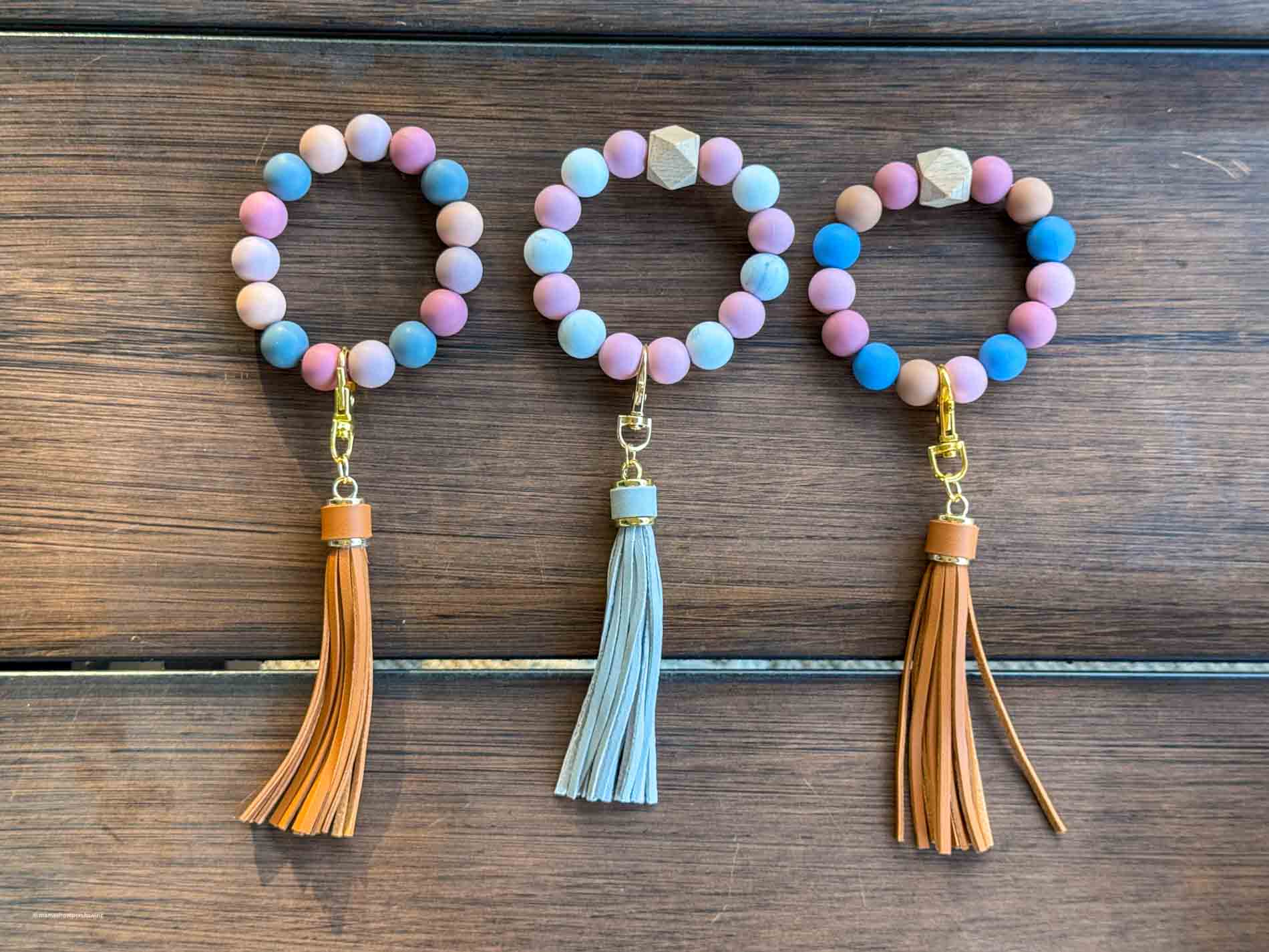 How To Make A Silicone Beaded Keychain Wristlet - Mamas Front Porch Swing