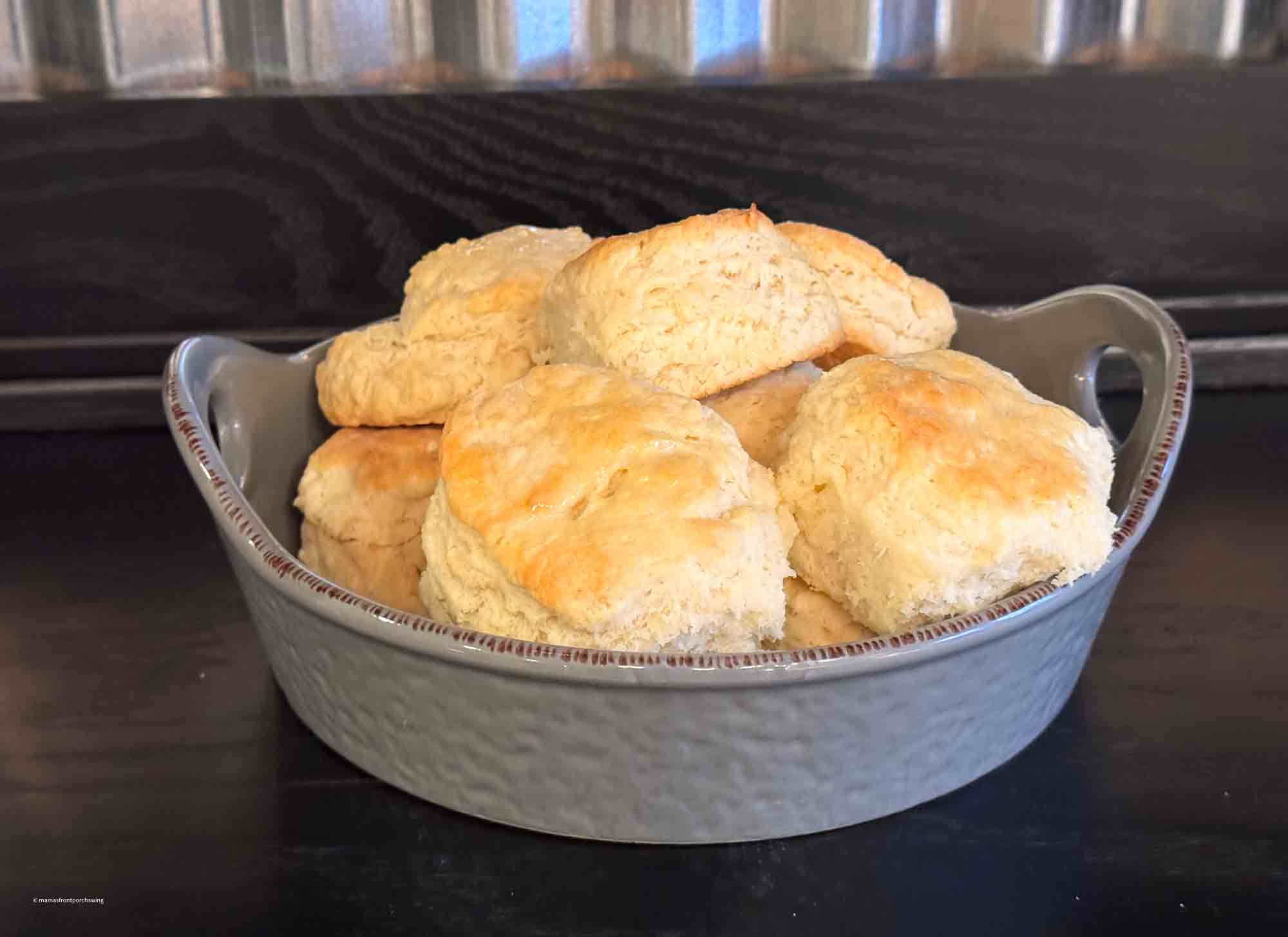 Cracker Barrel Buttermilk Biscuits: The Best Copycat Recipe - Mamas ...